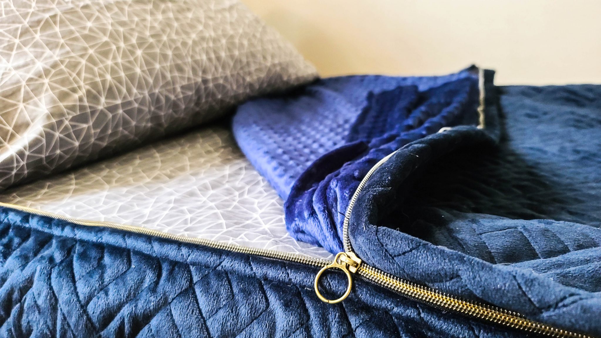 The Ultimate Solution for Small Spaces and Kids: DIY Zippered Bedding ...